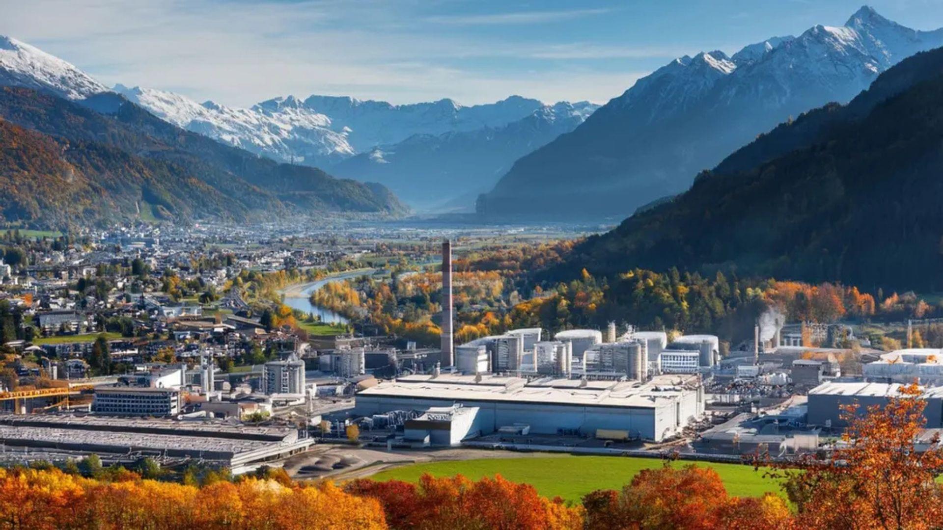 World’s first fast-neutron nuclear reactor to power AI data centers ...